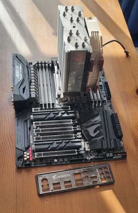 AORUS X299 Gaming + AMD Threadripper 1950X + Noctua NH-U12S + PSU ...