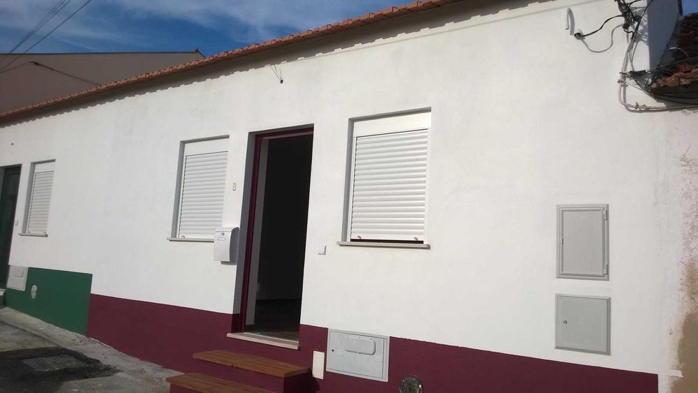 MORADIA/ Apartamento T2 em Taveiro Taveiro, Ameal E Arzila • OLX.pt