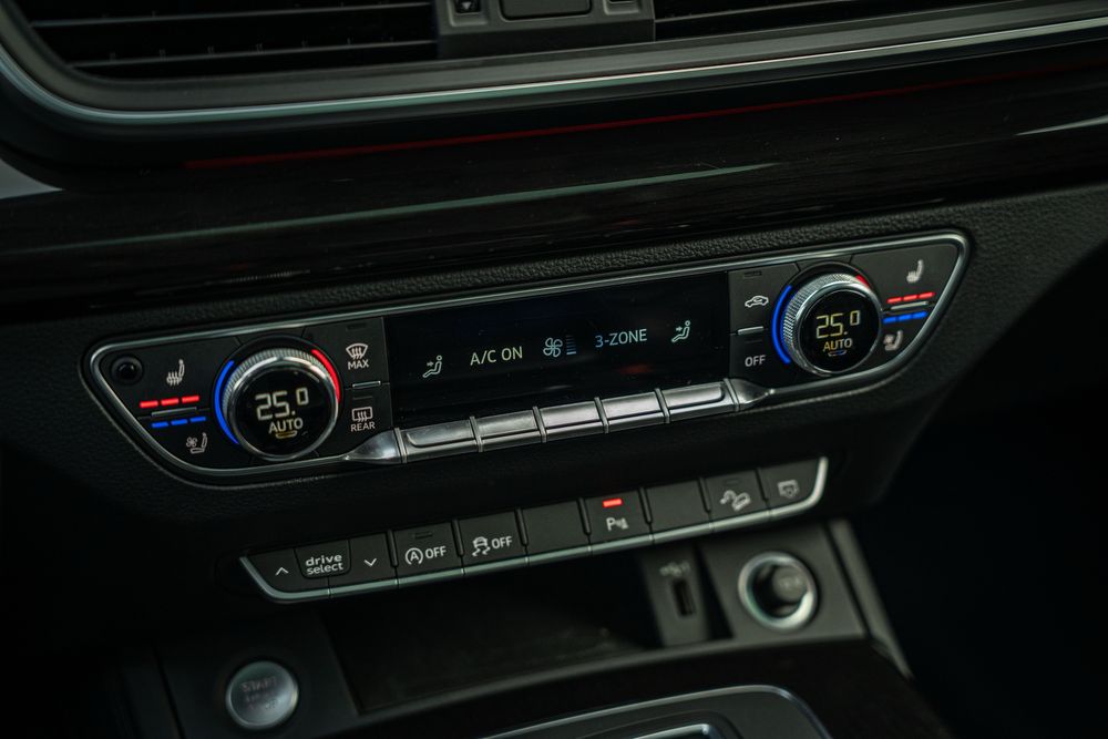 Audi Q5 Prestige: 26 900 $ - Audi Чернівці на Olx