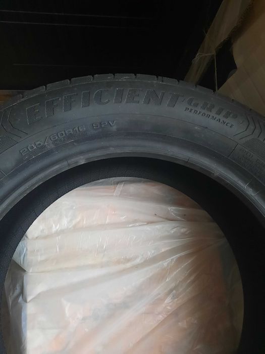 Шини Goodyear EfficientGrip Performance 205/60 R16 92V: 4 000 грн. - Автошини Львів на Olx