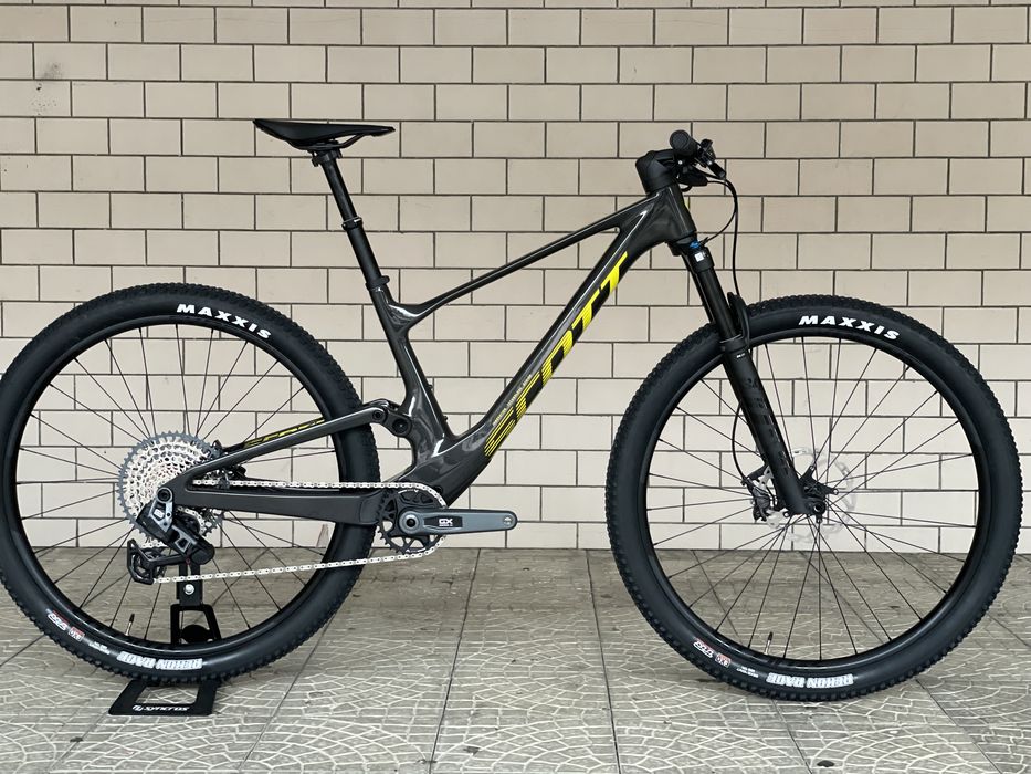 Nova Scott Spark RC Team Issue TR Marco • OLX Portugal