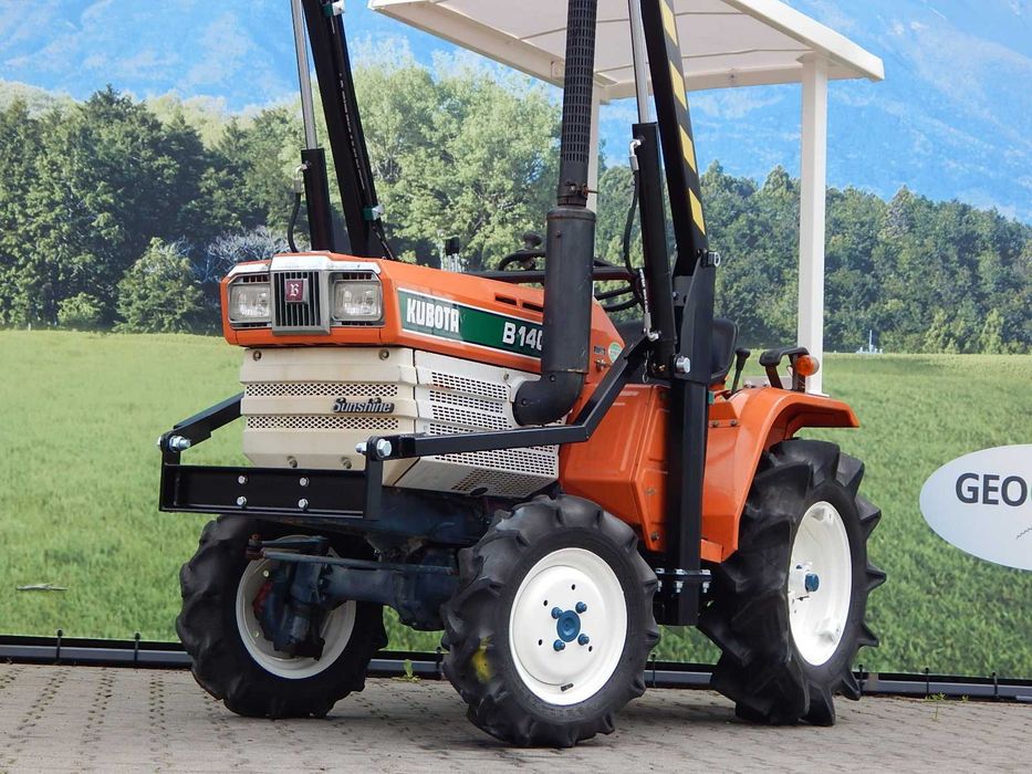 Mały traktor Kubota B1402 + TUR Ładowacz czołowy 4x4 Japoński ciągnik ...