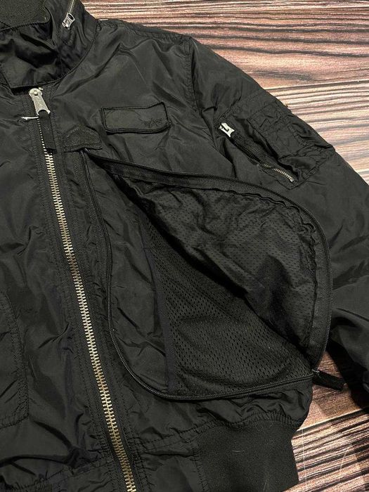 Бомбер Alpha Industries с патчем: 1 699 грн. - Бомбери Київ на Olx