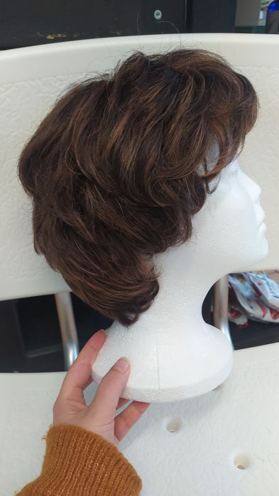 Peruka krótka ciemny brąz pasemka Grabno • OLX.pl