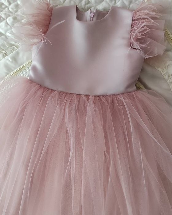 Пишне плаття 116 Святкова сукня Сукня 1 250 грн Одяг для дівчаток Солонка на Olx
