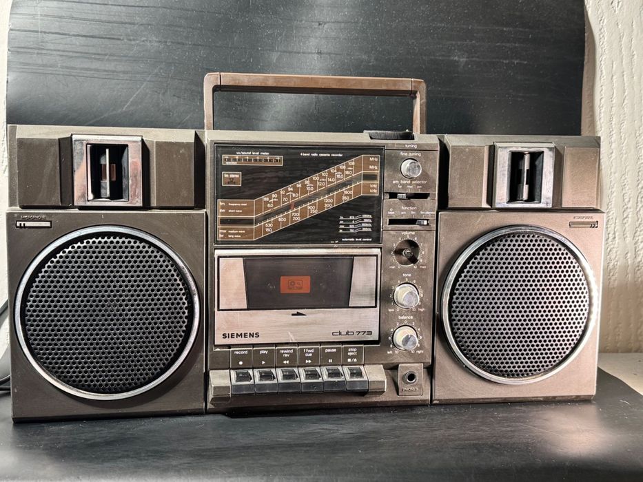 SIEMENS CLUB 733 Радиомагнитола: 1 700 грн. - Магнітоли Коростень на Olx