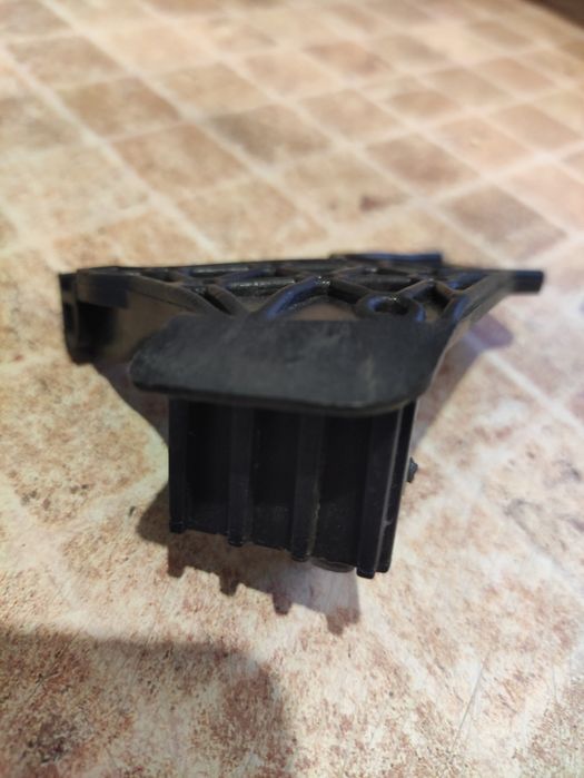 Кронштейн кріплення ремкомплект фари Audi A4 B8: 500 грн. - Бампери ...