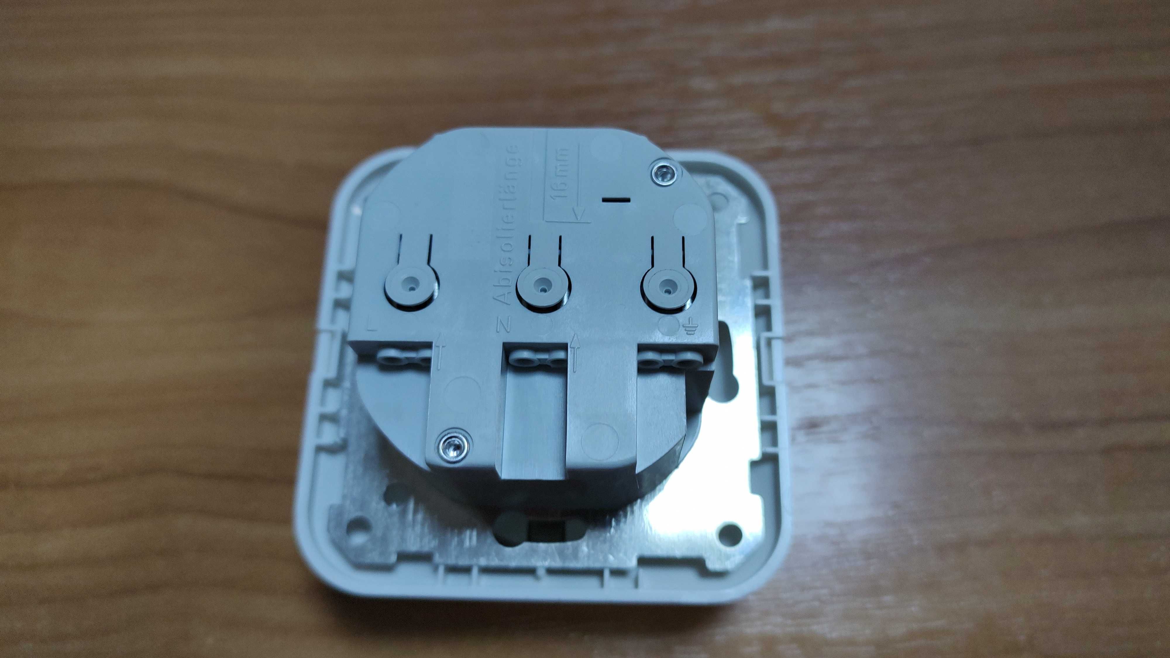 Новая Розетка с УЗО ABB Reflex, 30 мА, IP21 SRCD-UA-IP21 Socket: 900 ...