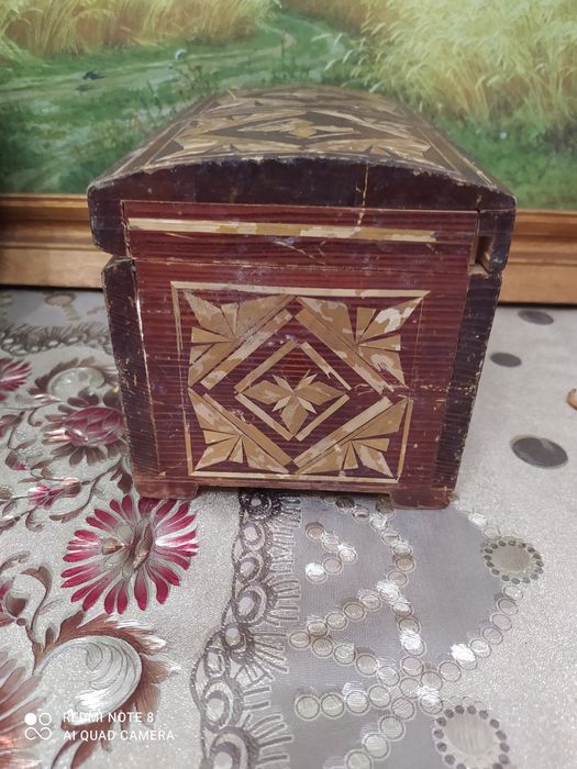 Шкатулка деревянная старинная продам 130 грн Офісні меблі