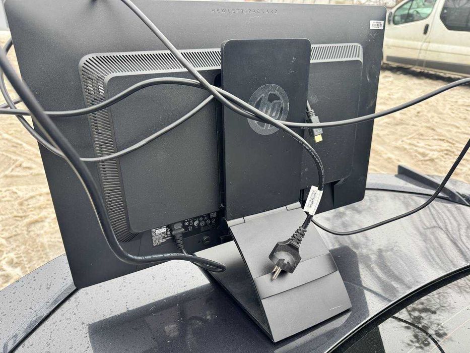 Б\у Монитор 24" HP E241i: 2 000 грн. - Монітори Київ на Olx