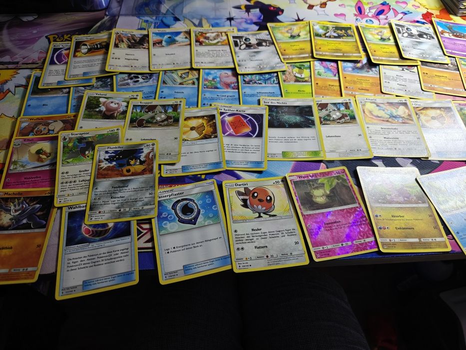 Karty Pokémon TCG Sword Shield różne serie. 180 sztuk. Niemieckie ...