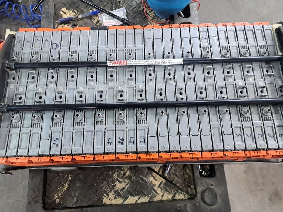 Naprawa regeneracja wymiana na nowe baterii hybrydowych Toyota Lexus ...