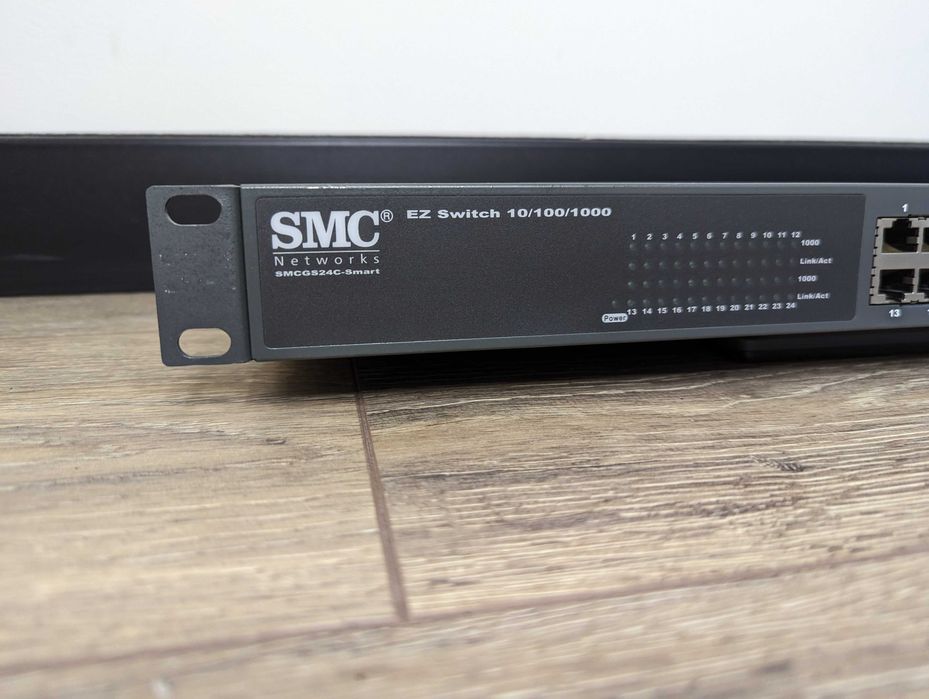 Switch SMC Networks SMCGS24C-Smart 10/100/1000Mbps Smart 24 Ports ...