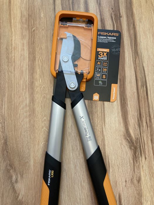 Сучкоріз Fiskars PowerGearX LX92: 1 700 грн. - Ручний інструмент Кривий Ріг на Olx