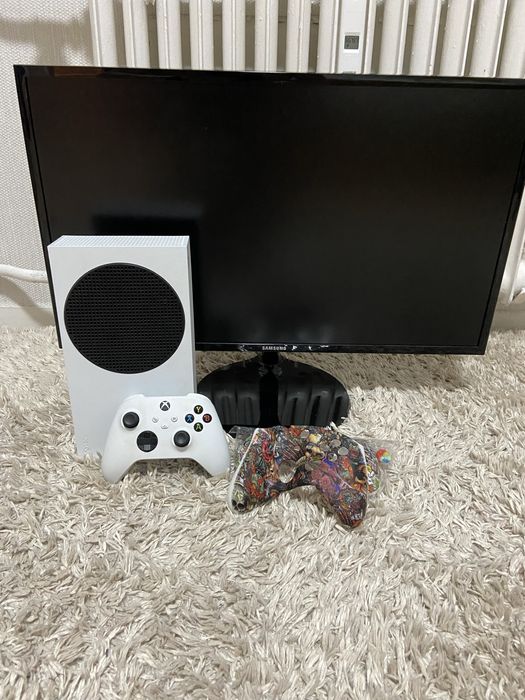 Xbox Series S + Монітор: 10 000 грн. - Приставки Київ на Olx