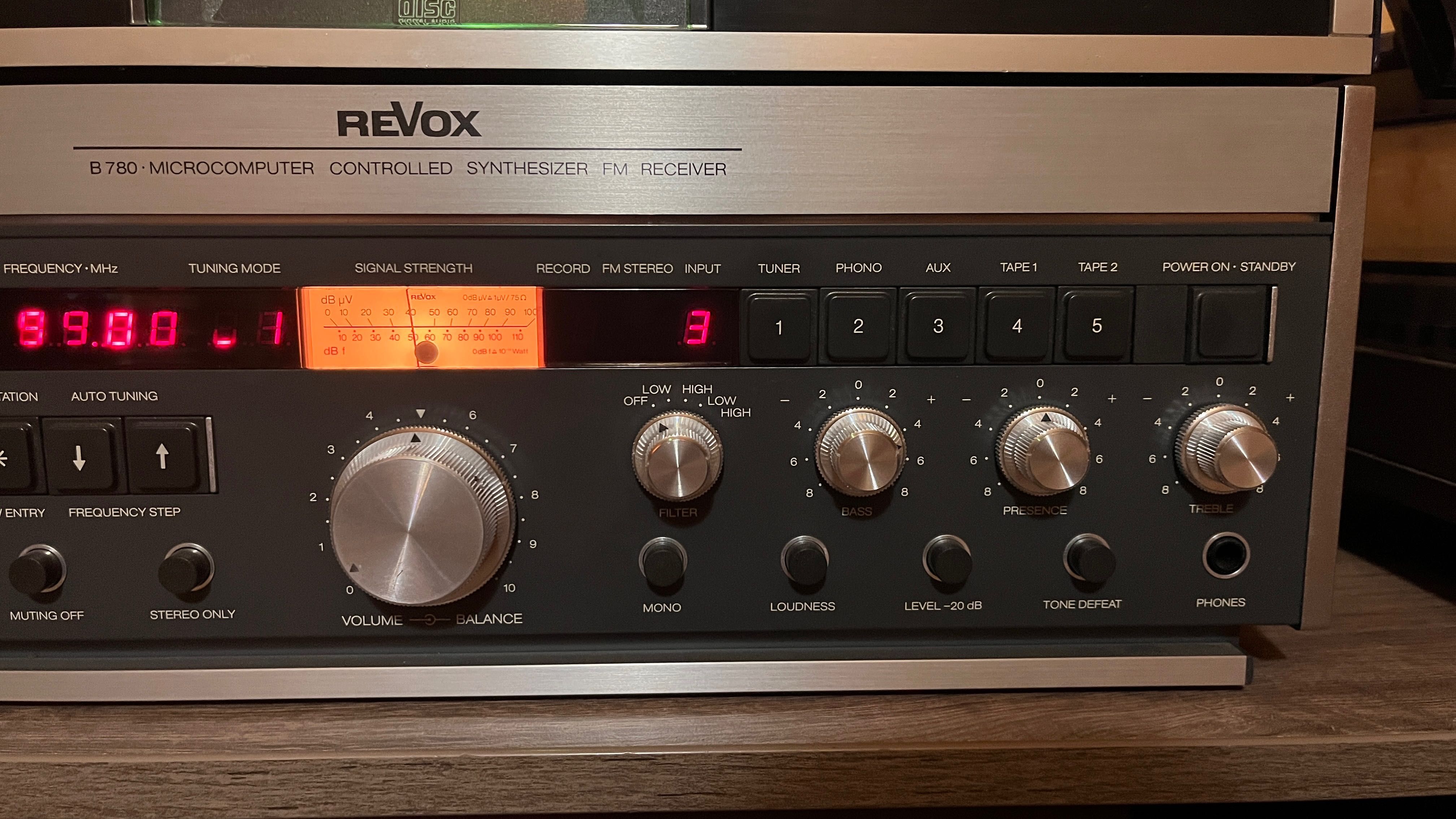 Ресивер Revox B780: 12 000 грн. - Усилители / ресиверы Киев на Olx