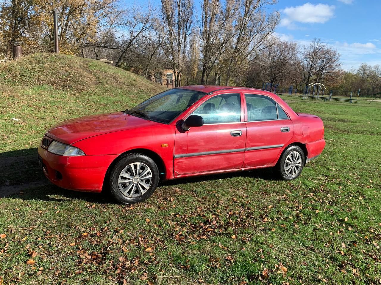 Продам или Обменяю Митсубиси Каризма: 1 000 $ - Mitsubishi Запоріжжя на Olx