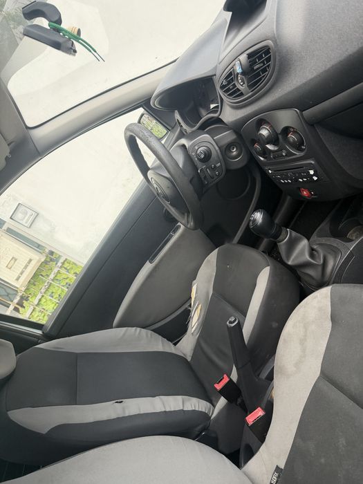 Renault clio comercial 2010 Braga (Maximinos, Sé E Cividade) • OLX.pt