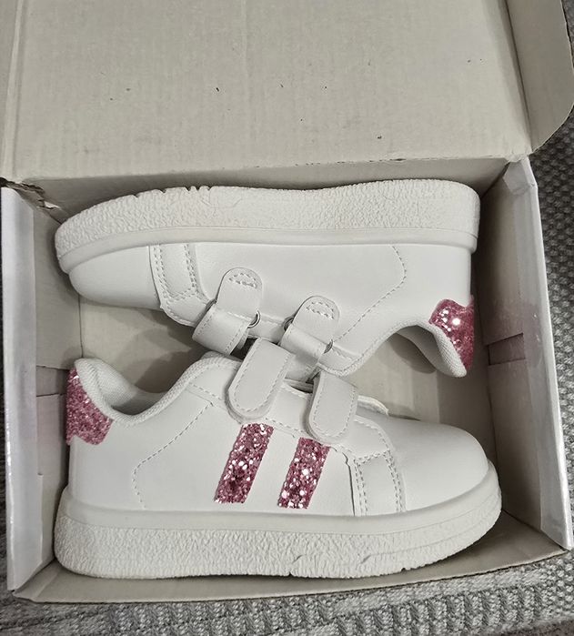 Butki dla dziewczynki R.27 Nowe Górzyca • OLX.pl