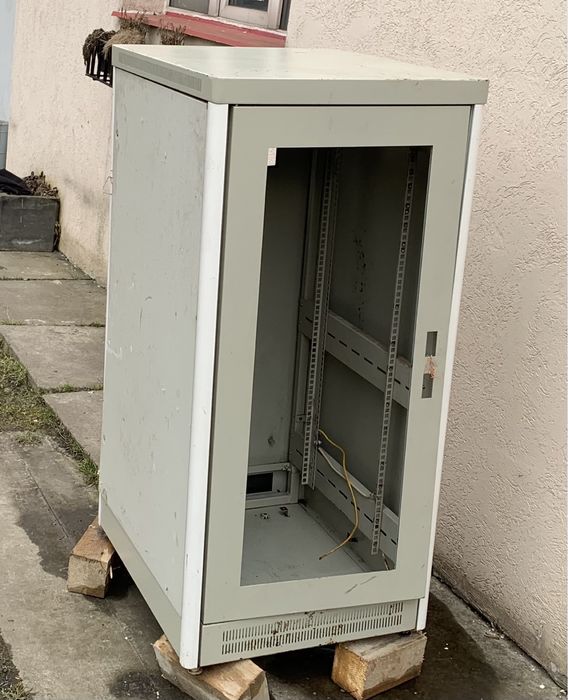 Серверна шафа 2 000 грн Комплектуючі та аксесуари Львів на Olx