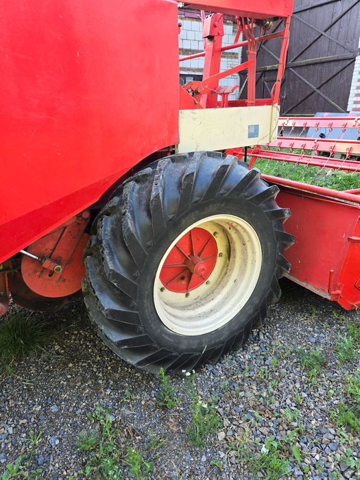 Kombajn zbożowy Deutz Fahr 660 Jastków • OLX.pl