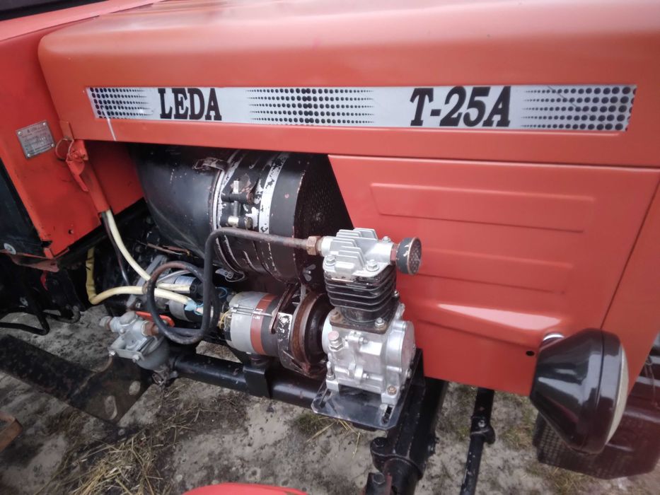 Władymirec T-25 leda oryginał idealny Gwizdów • OLX.pl