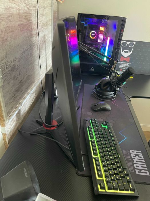 Monitor AOC Curvo 240hz 0.5ms 27 polegadas Cacém E São Marcos • OLX.pt