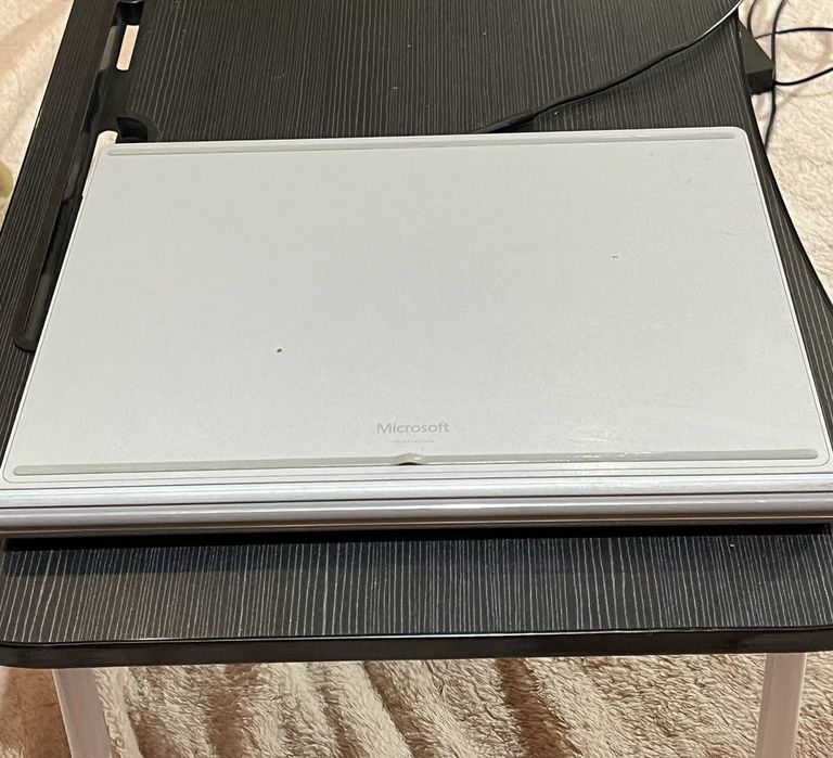 Microsoft surface intel core i7 7300U ,Intel graphics 520 ssd256: 6 000 ...