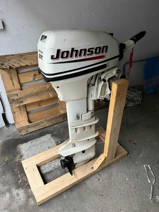 Silnik Johnson GT - Niezawodna Moc i Komfort, Gotowy do Wypłynięcia ...