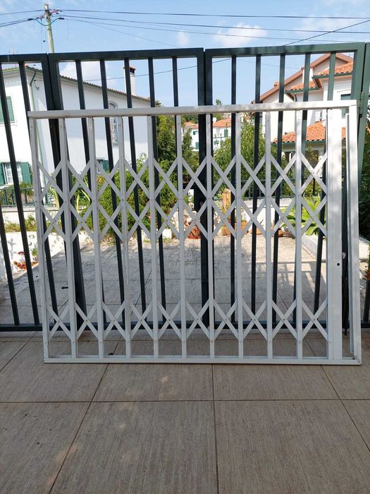 Gradeamento em ferro para janelas São Martinho Do Bispo E Ribeira De ...