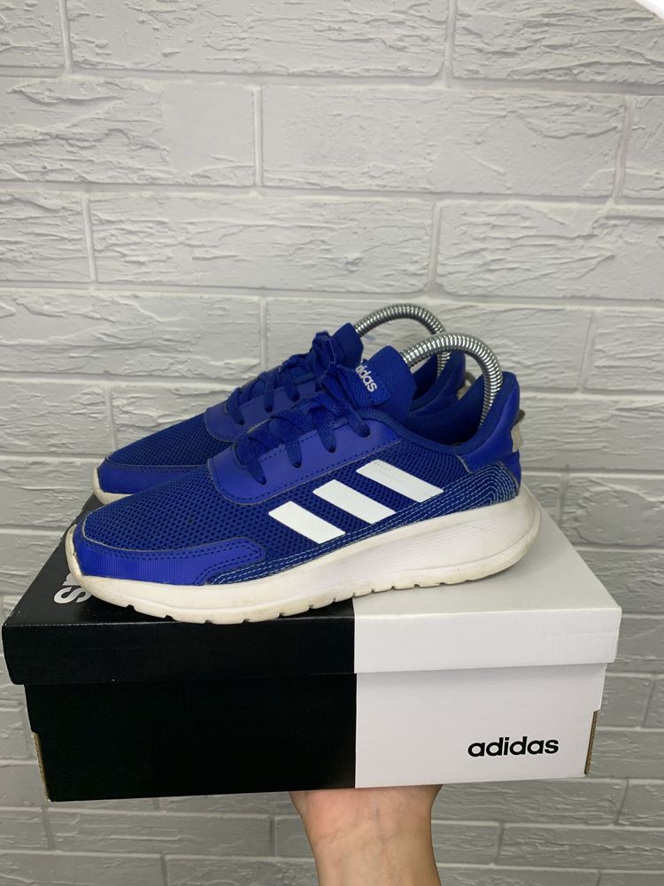 Дитячі кросівки Adidas адідас: 400 грн. - Дитяче взуття Рівне на Olx