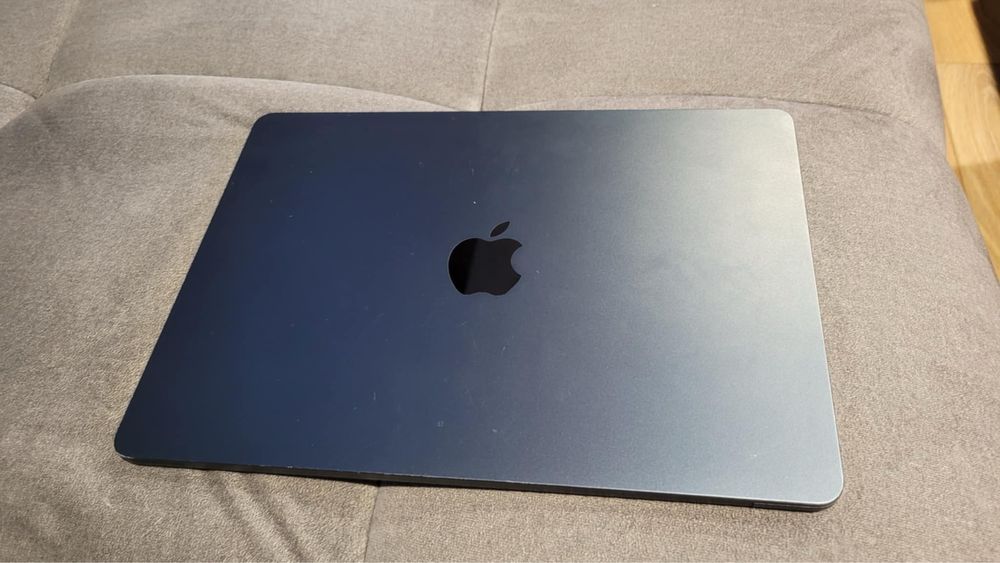 Macbook Air 2022 13.6 model a2681 m2 Strzelin • OLX.pl