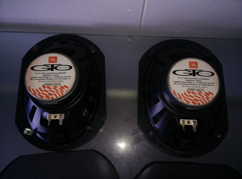 Blaupunkt auto-rádio e carregador de 10 CD's + colunas JBL 3 vias ...