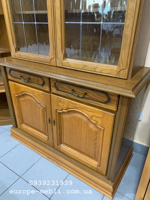 Втрина сервант креденс книжков шафа шкаф 12 000 грн Меблі для