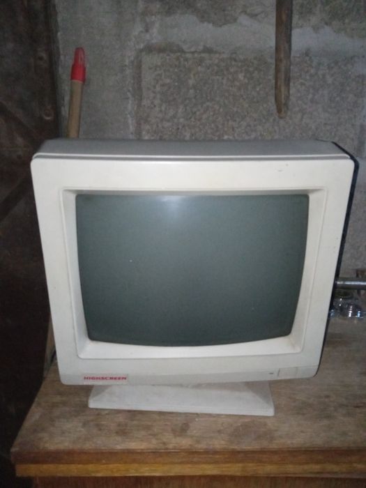 Stary retro monitor Highscreen VGA 02 Suchowola • OLX.pl