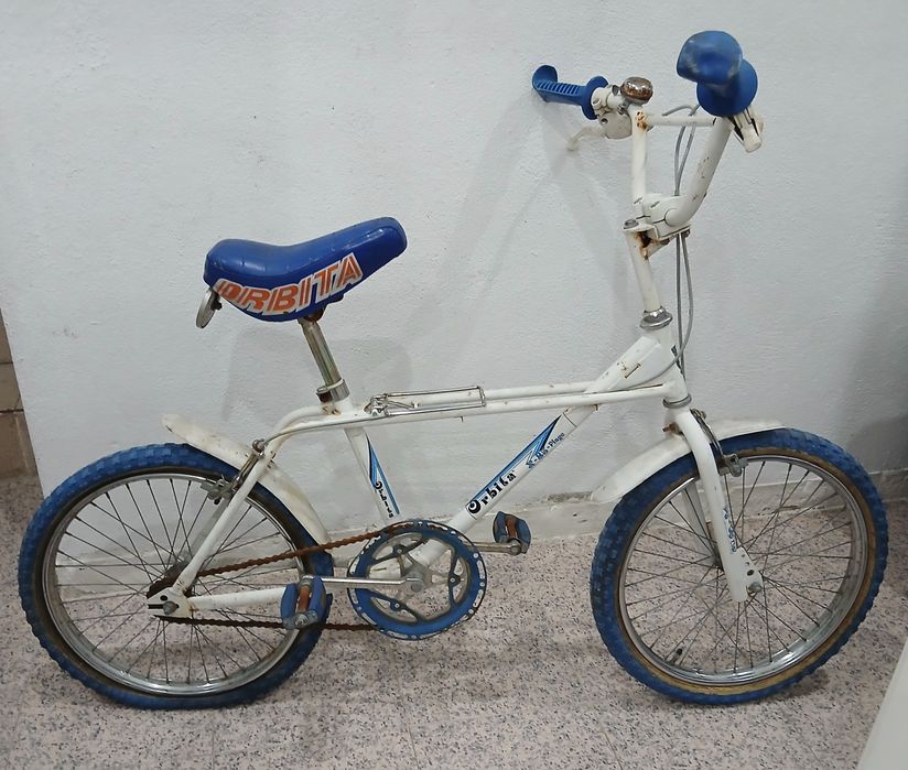 Bicicleta BMX Orbita Antiga para restaurar Águas Livres • OLX.pt