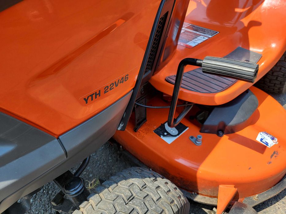 2019 Husqvarna YTH22V46 -- kosiarka -- traktorek. Gorlice • OLX.pl