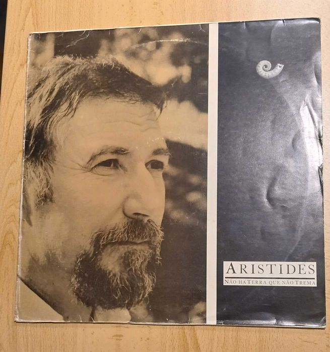 Vinil Aristides - Não há Terra que não Trema Benfica • OLX.pt