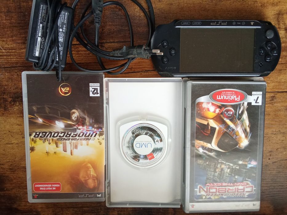 PSP + ładowarka + 40 gier Jasło • OLX.pl