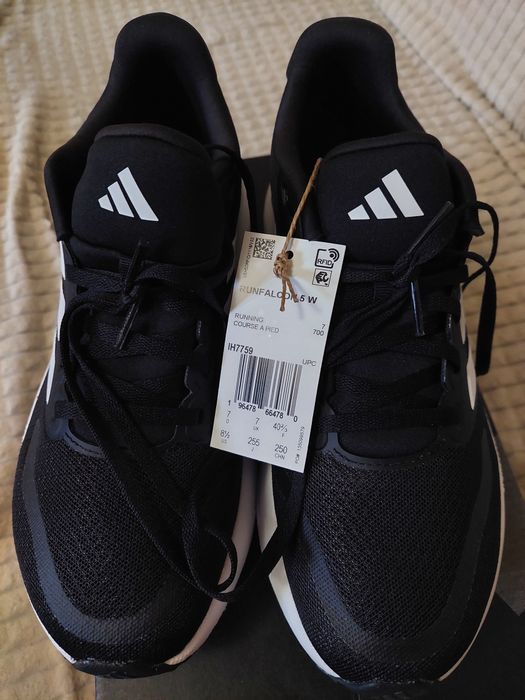 Кросівки Adidas ОРИГІНАЛ: 1 700 грн. - Кросівки для міста Рівне на Olx