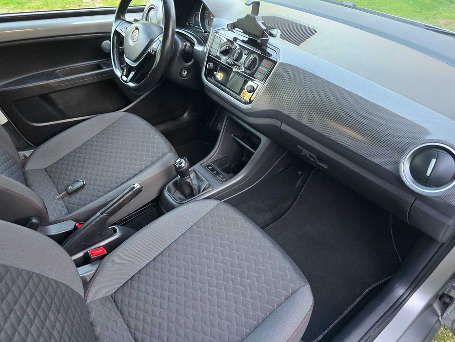 Volkswagen UP!--BOGATO Wyposażony--Mały PRZEBIEG--SUPER STAN--Ledy ...