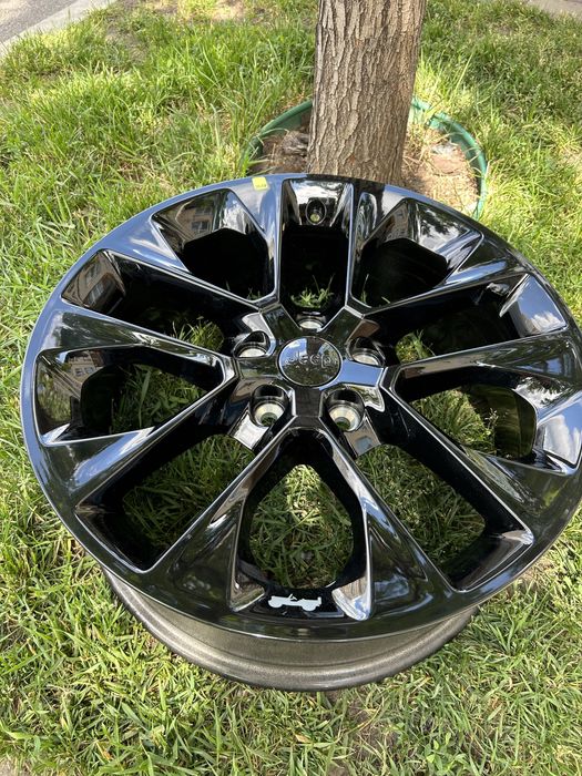 Оригінал як нові R20 5x127 Dodge Durango Jeep WK2 Wrangler Gladiator ...