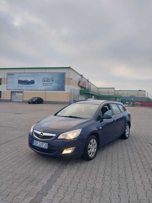 Opel Astra J Sports Tourer 1 7 Cdti