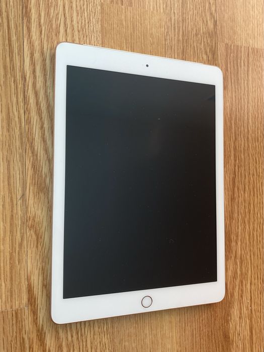 IPad (6th Generation) Wi-Fi + Cellular: 700 грн. - Планшетні комп'ютери ...