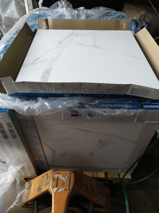 Керамогранит 60*60 белый мрамор Alcora grey f p full lapato (сатин): 175 грн. - Оздоблювальні та ...