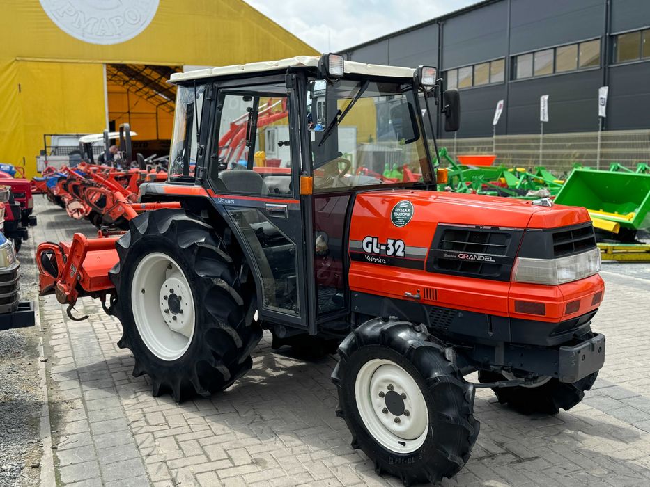 Японський трактор/мінітрактор KUBOTA GL-32!Кабіна!кондиціонер!32к.с.: 13 800 $ - Трактор ...