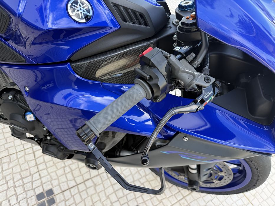 Yamaha R1 race blue Quelfes • OLX.pt