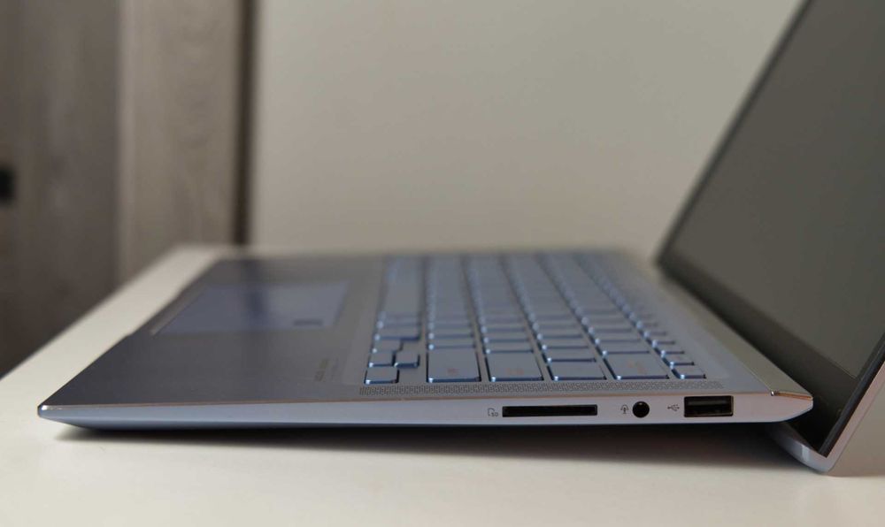 ASUS ZenBook 14 UM431 Ryzen 5 3500U / 8GB / 512 / FHD 14" / Windows 11 ...