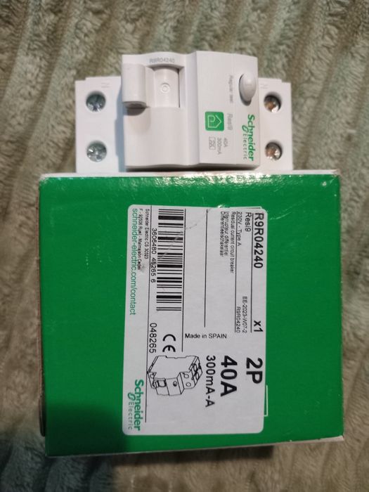 Przełącznik różnicowy Resi9 2P 40A czułość =300mA bezzwłoczny Typ A ...