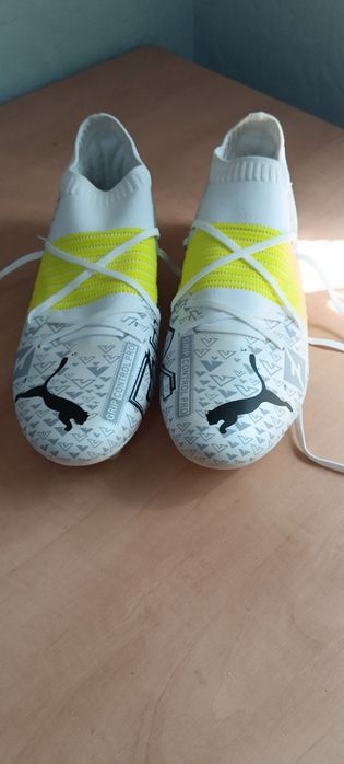 Бутси Puma білі/сірі: 2 000 грн. - Футбол Суми на Olx